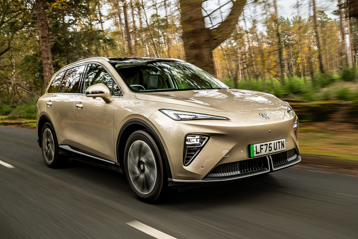 MG S6 EV er klar til at tage kampen op mod Tesla og VW | bilmagasinet.dk