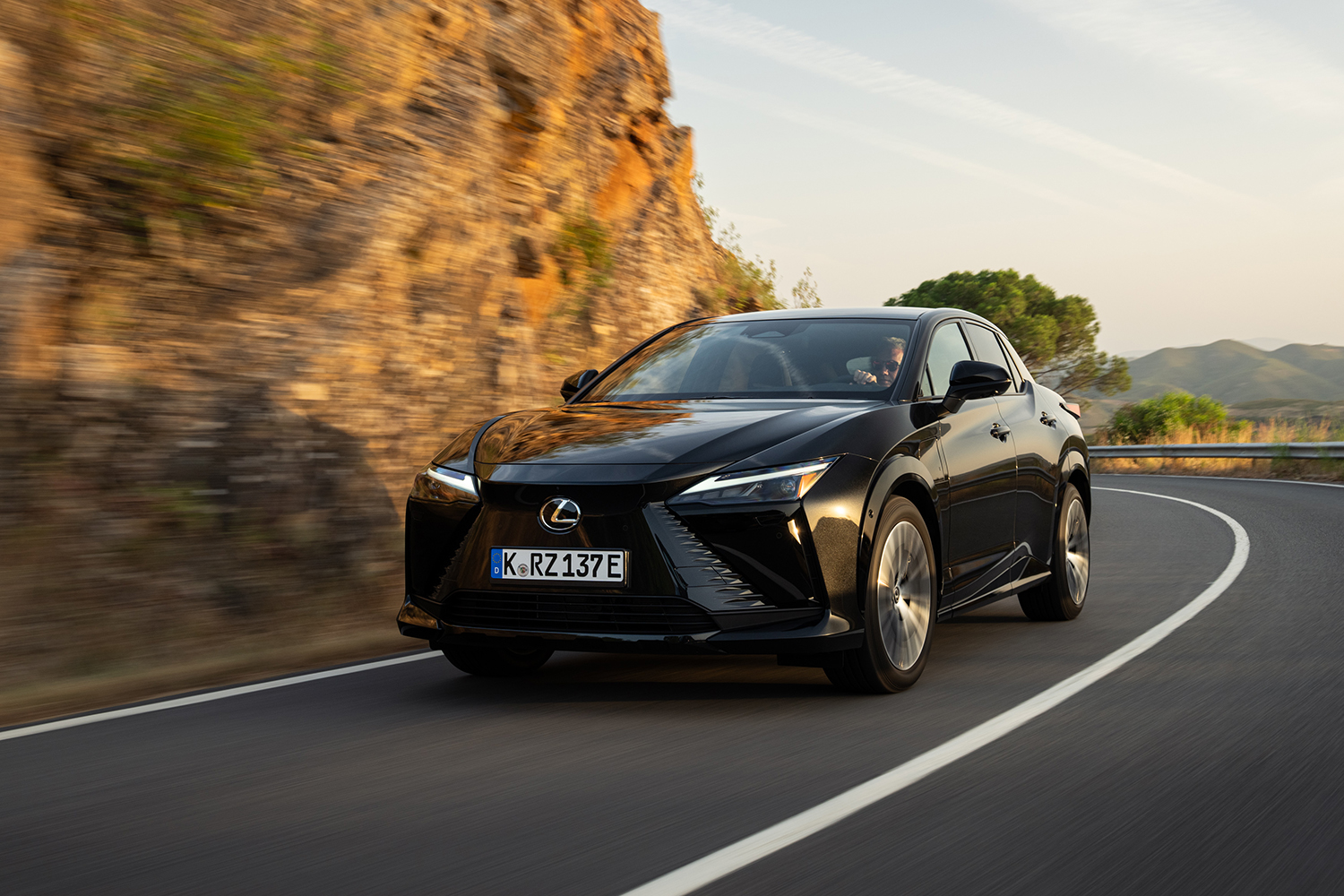 Lexus RZ - Test, data & anmeldelse (2026) | bilmagasinet.dk
