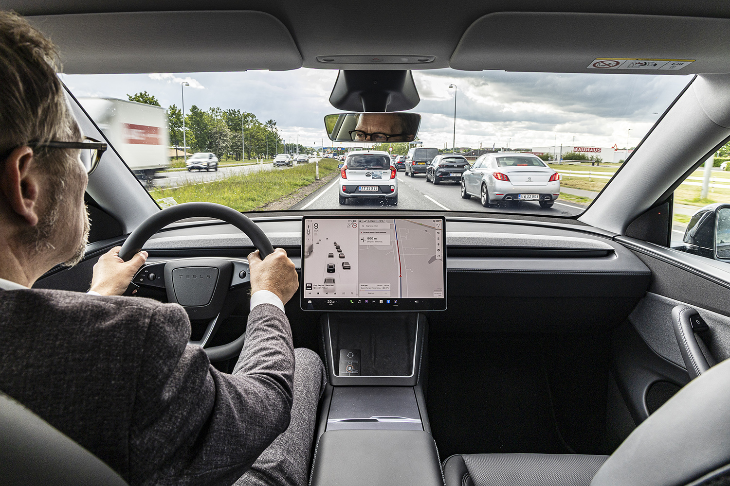 Klumme: Kritiserer du Tesla, får du tæsk | bilmagasinet.dk