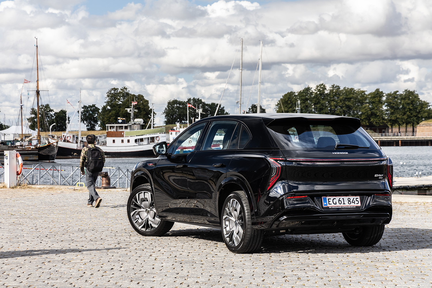 Hongqi EHS7 test: Kæmpe udstyrsstykke - kedelig køreoplevelse ...