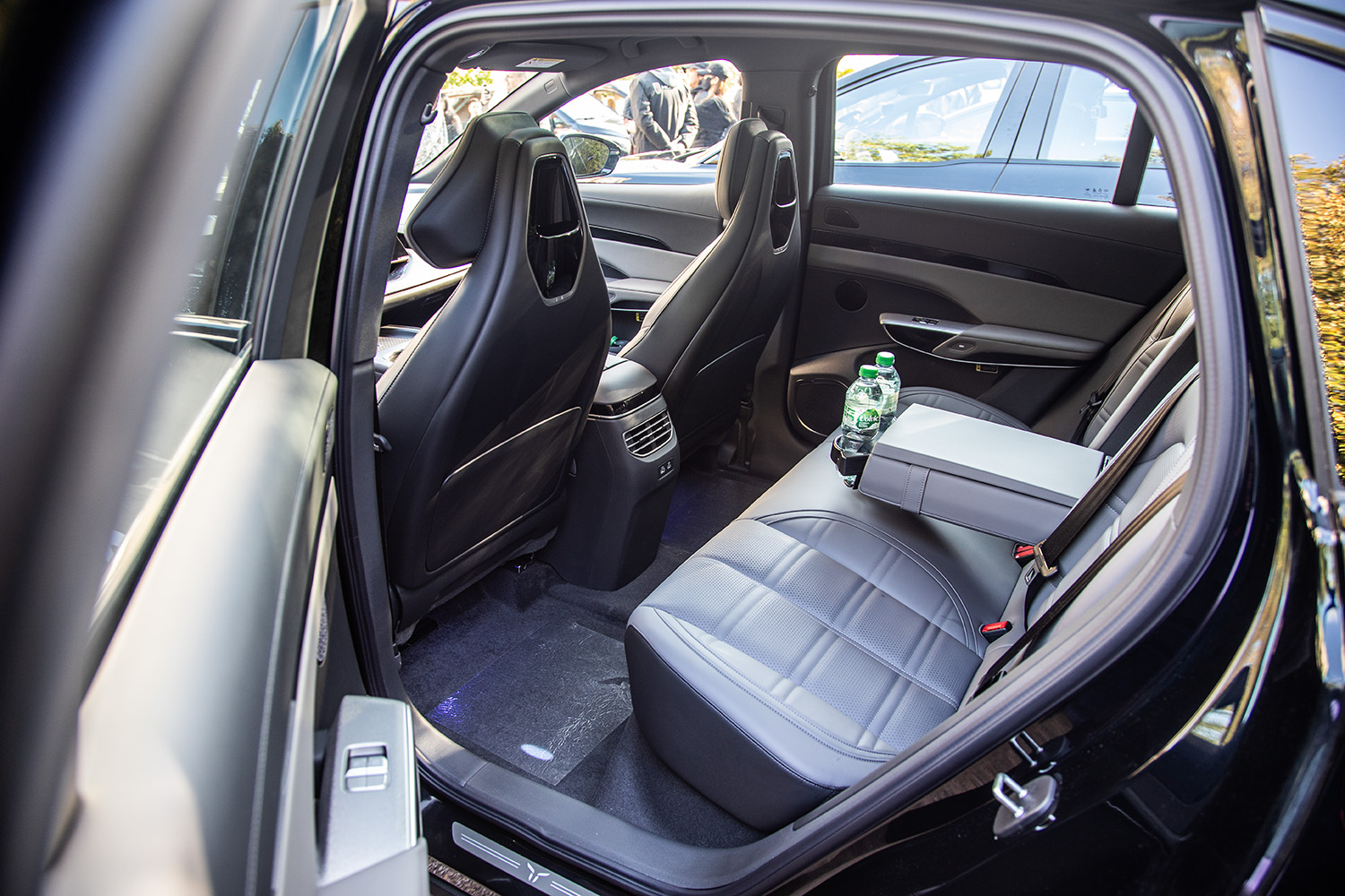 Hongqi EHS7 - test, pris & anmeldelse (2024) | bilmagasinet.dk