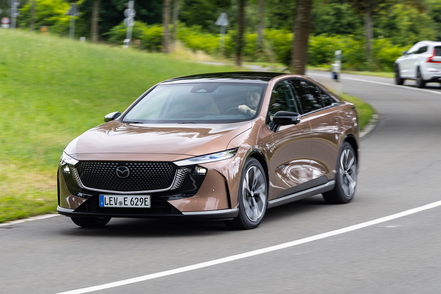 Mazda 6e – test, priser og anmeldelse (2025) | bilmagasinet.dk