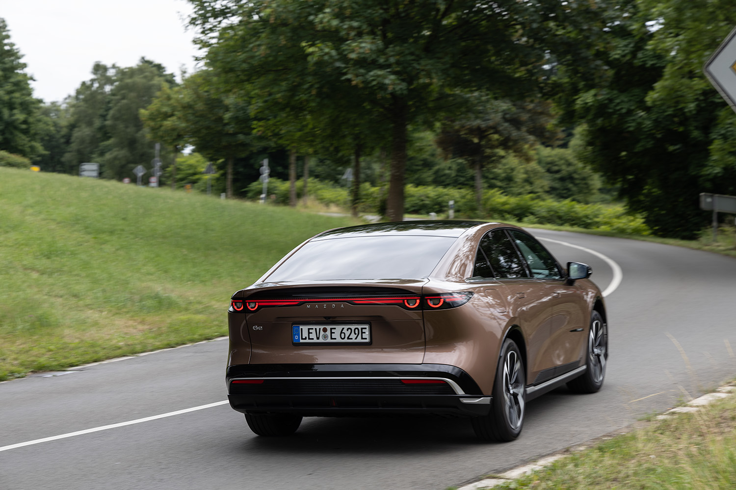 Mazda 6e – test, priser og anmeldelse (2025) | bilmagasinet.dk