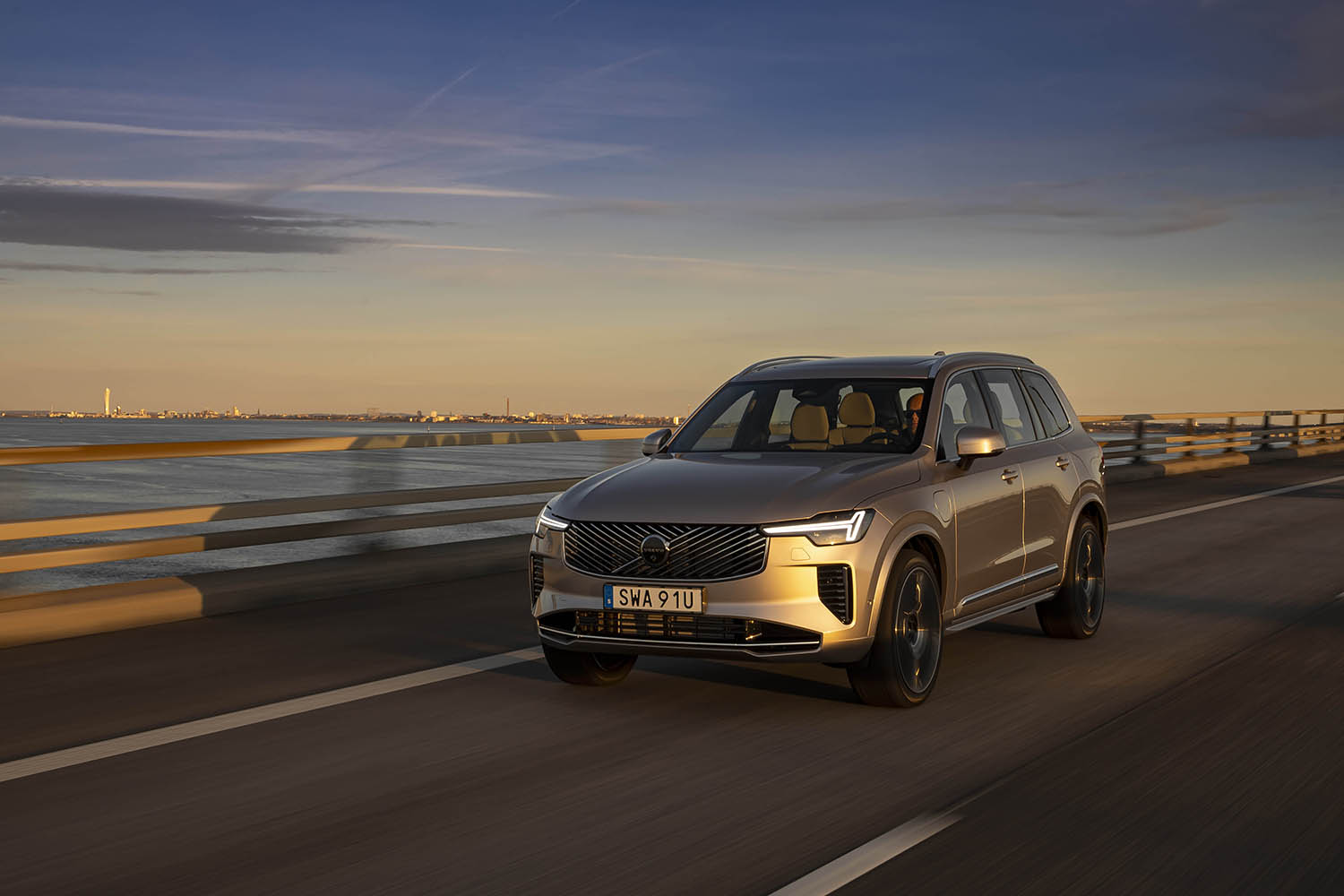 Volvo XC90 test: 10 år gammel model er stadig skøn | bilmagasinet.dk