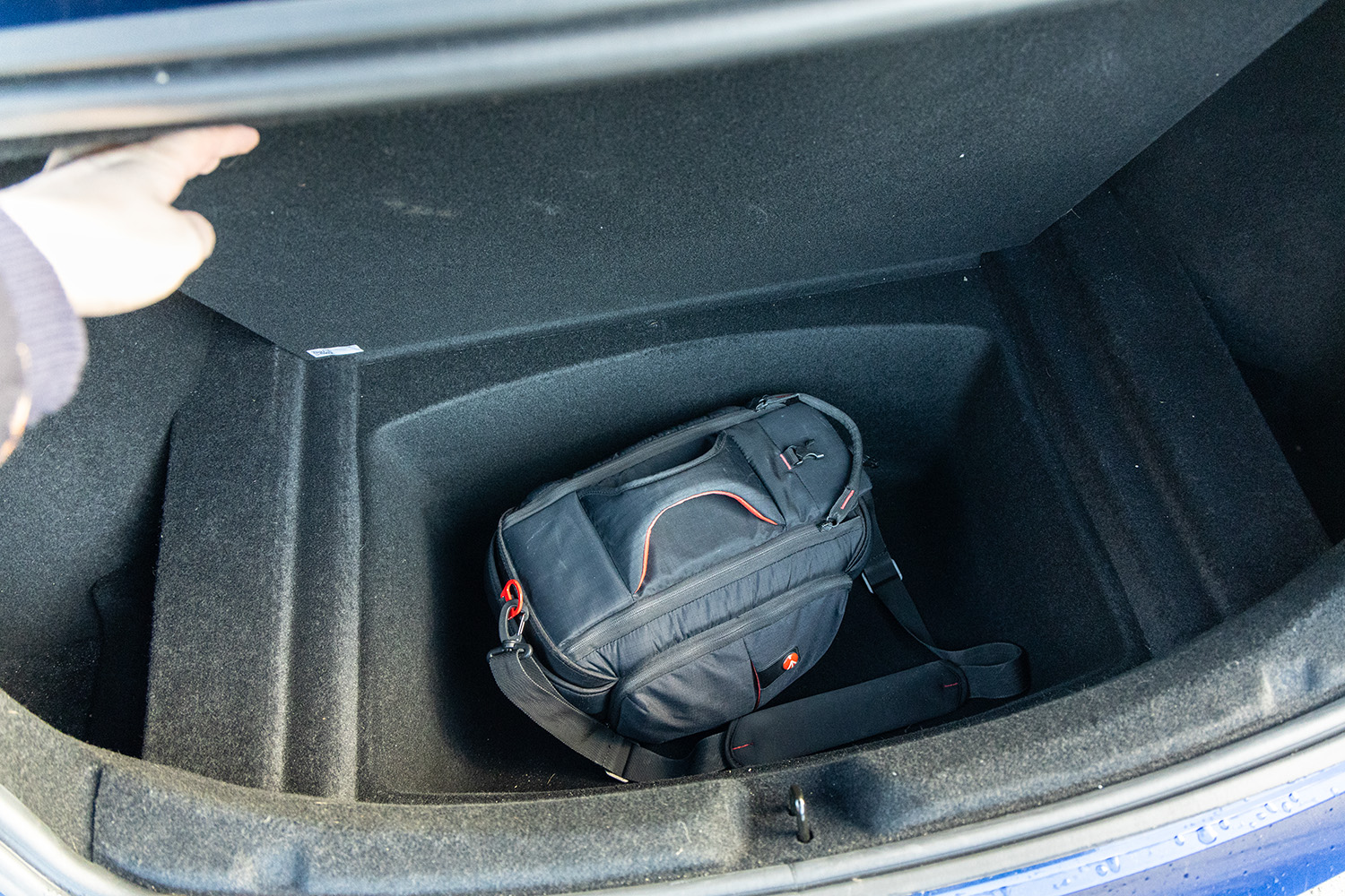 Tesla Model 3 - test, priser og anmeldelse (2025) | bilmagasinet.dk