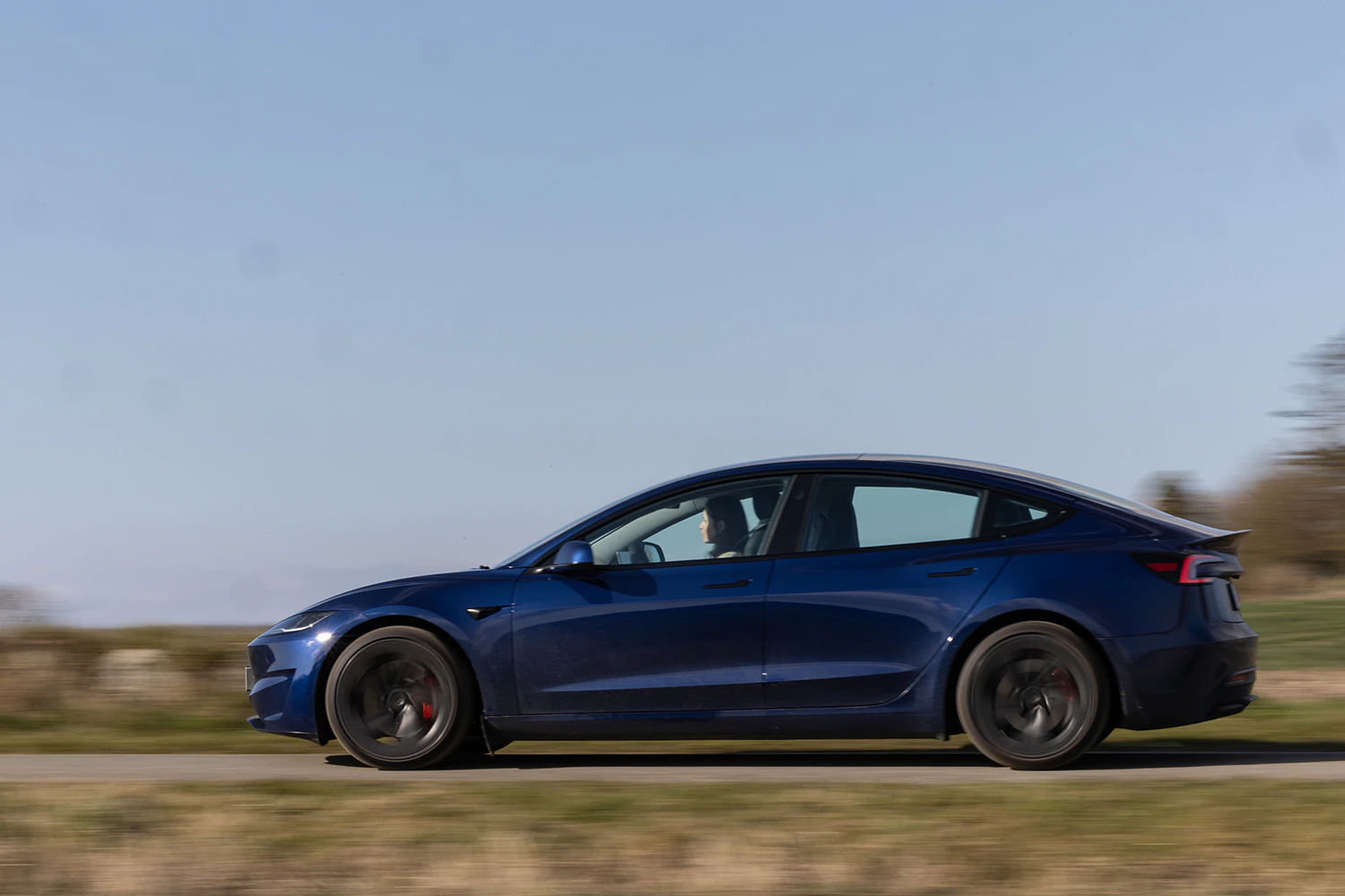 Tesla Model 3 test: Kvik og alsidig bil med bøvlet betjening ...