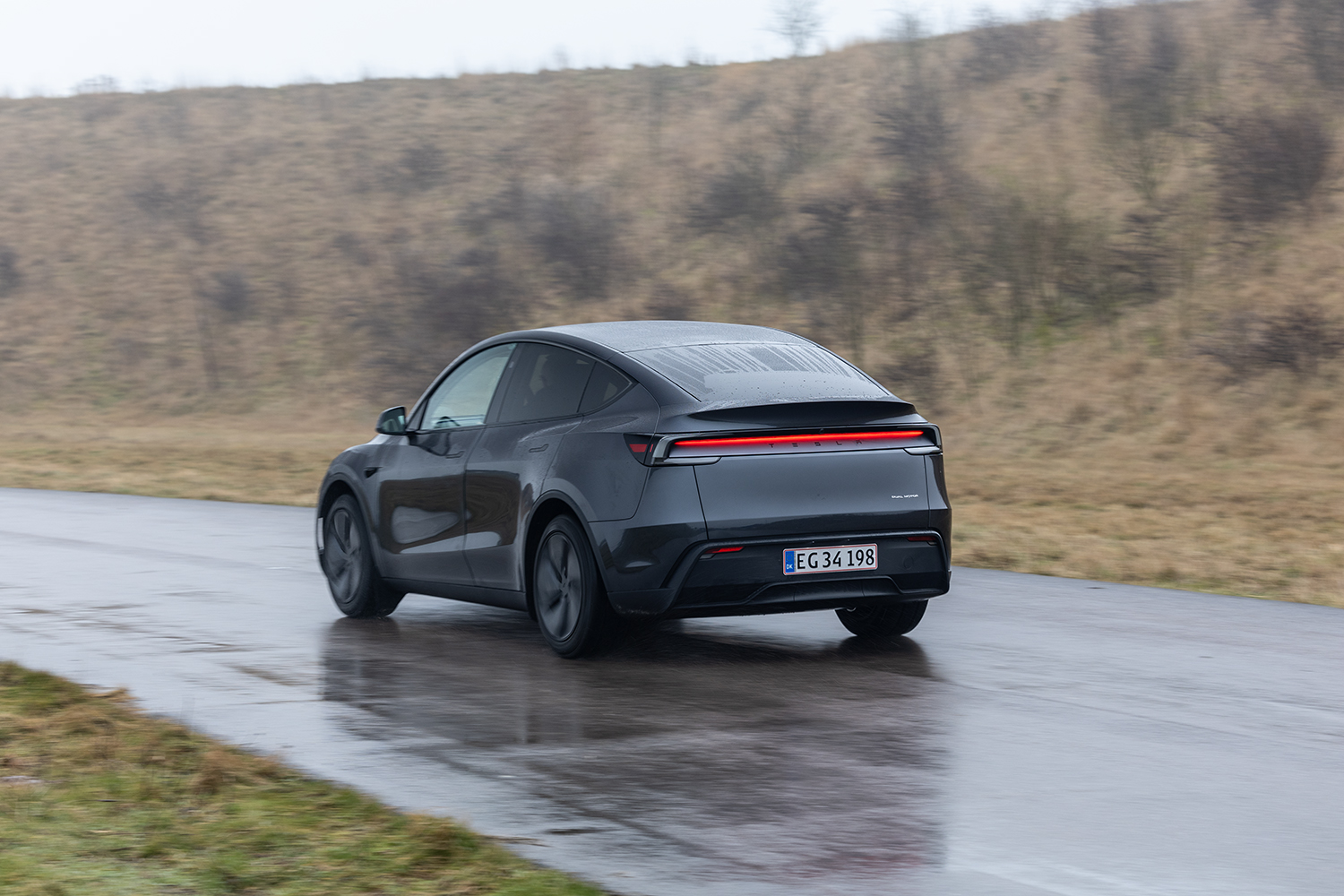 Tesla Model Y test - test, pris og anmeldelse (2025) | bilmagasinet.dk