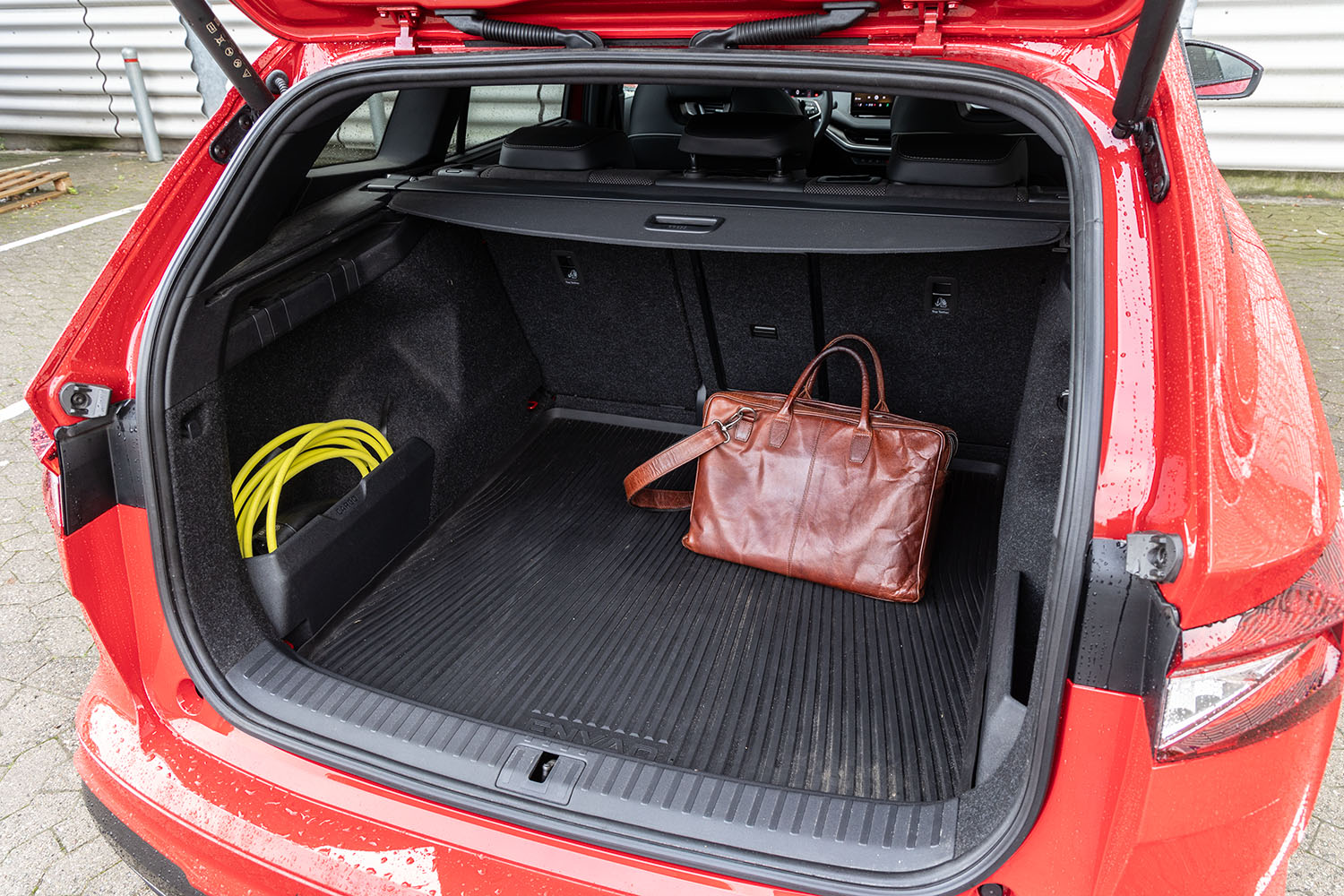 Duel: Skoda Enyaq eller Tesla Model Y – hvilken er bedst? | bilmagasinet.dk