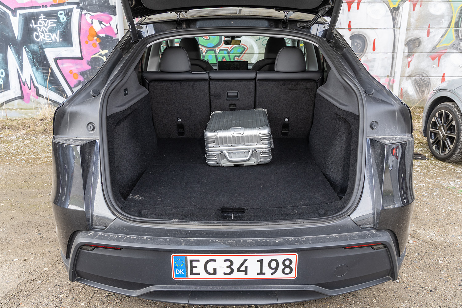 Tesla Model Y test: God familiebil med elendige assistentsystemer ...