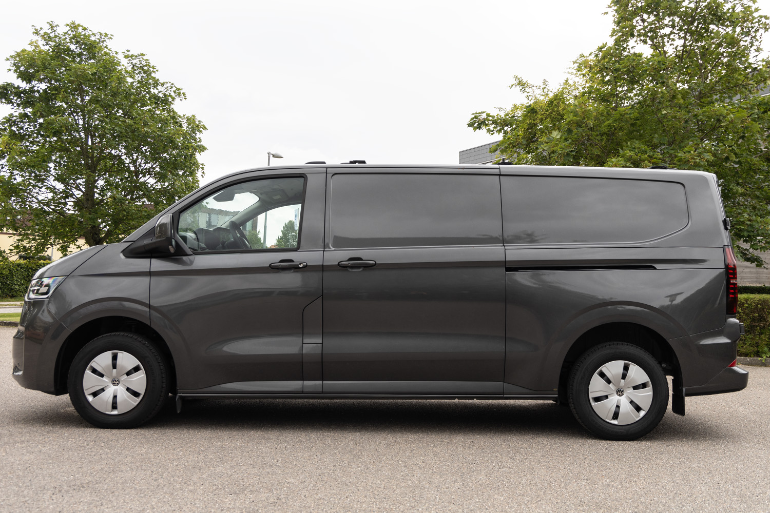 VW e-Transporter test (2026): Længere rækkevidde og firehjulstræk ...