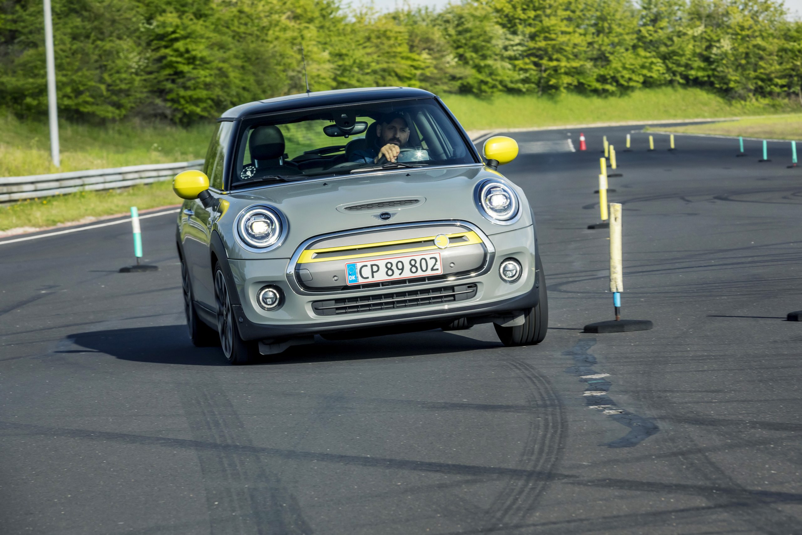 Honda e vs. Mini Cooper SE | Hvem vinder? | bilmagasinet.dk