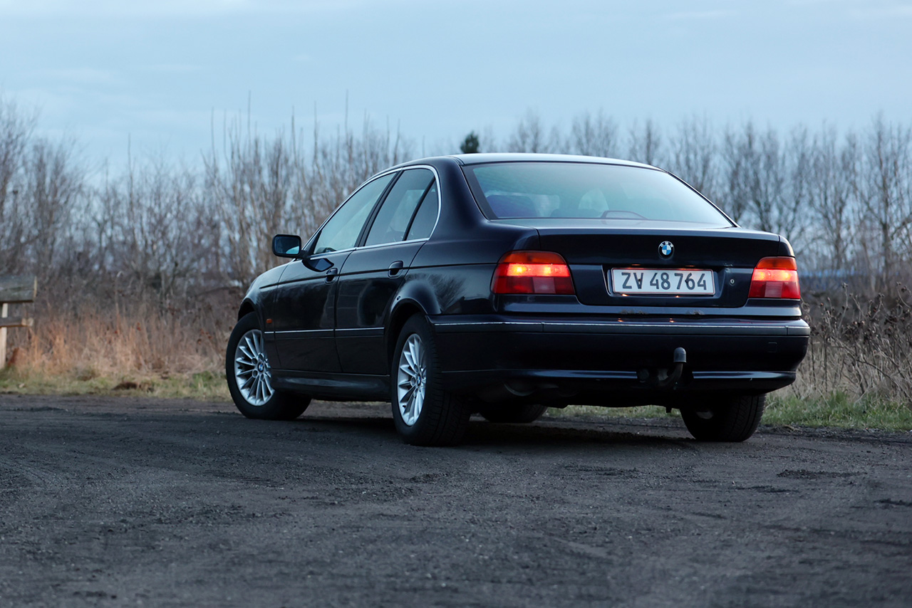 Christoffer har købt en gammel BMW som sin første bil | bilmagasinet.dk