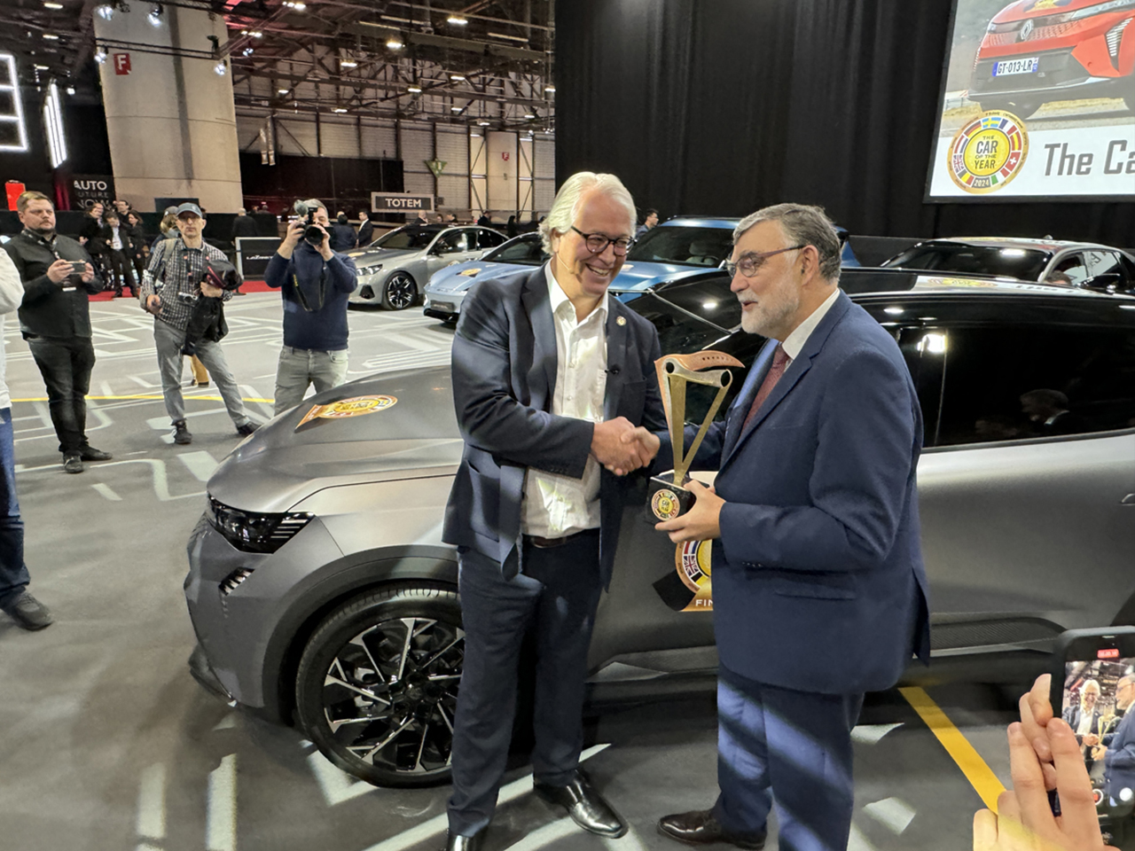 Fransk familiebil kåret som Car of the Year foran BMW 5-serie ...