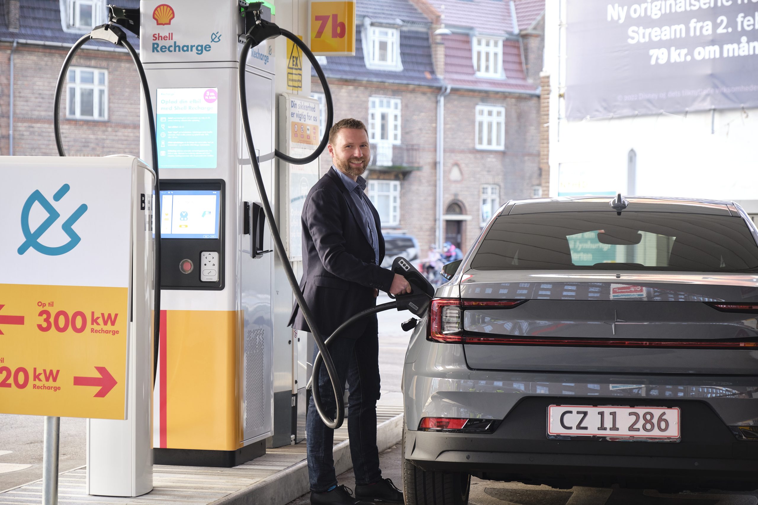 “Målet er, at det skal være lige så nemt at eje en elbil som en benzin ...