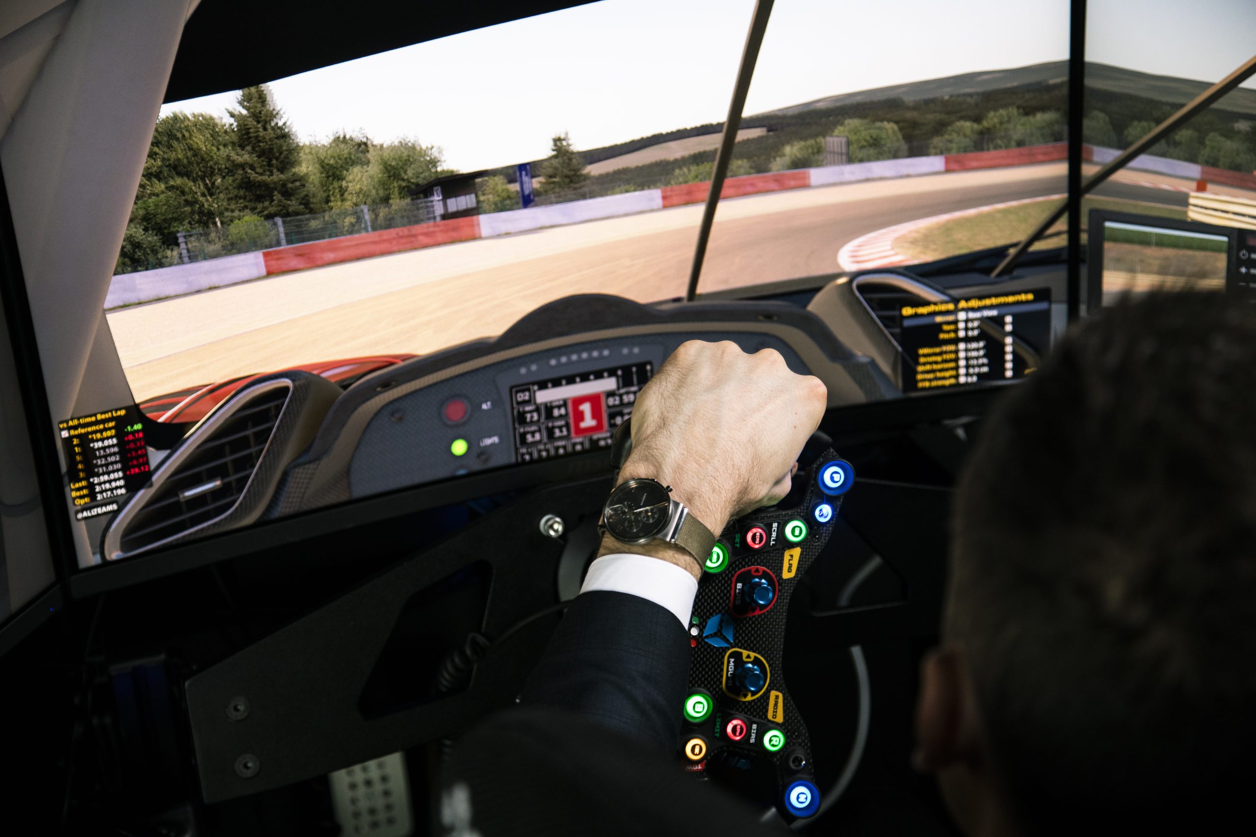 Savner du også motorsport? Så følg DM-finalen i eSport racing onsdag ...