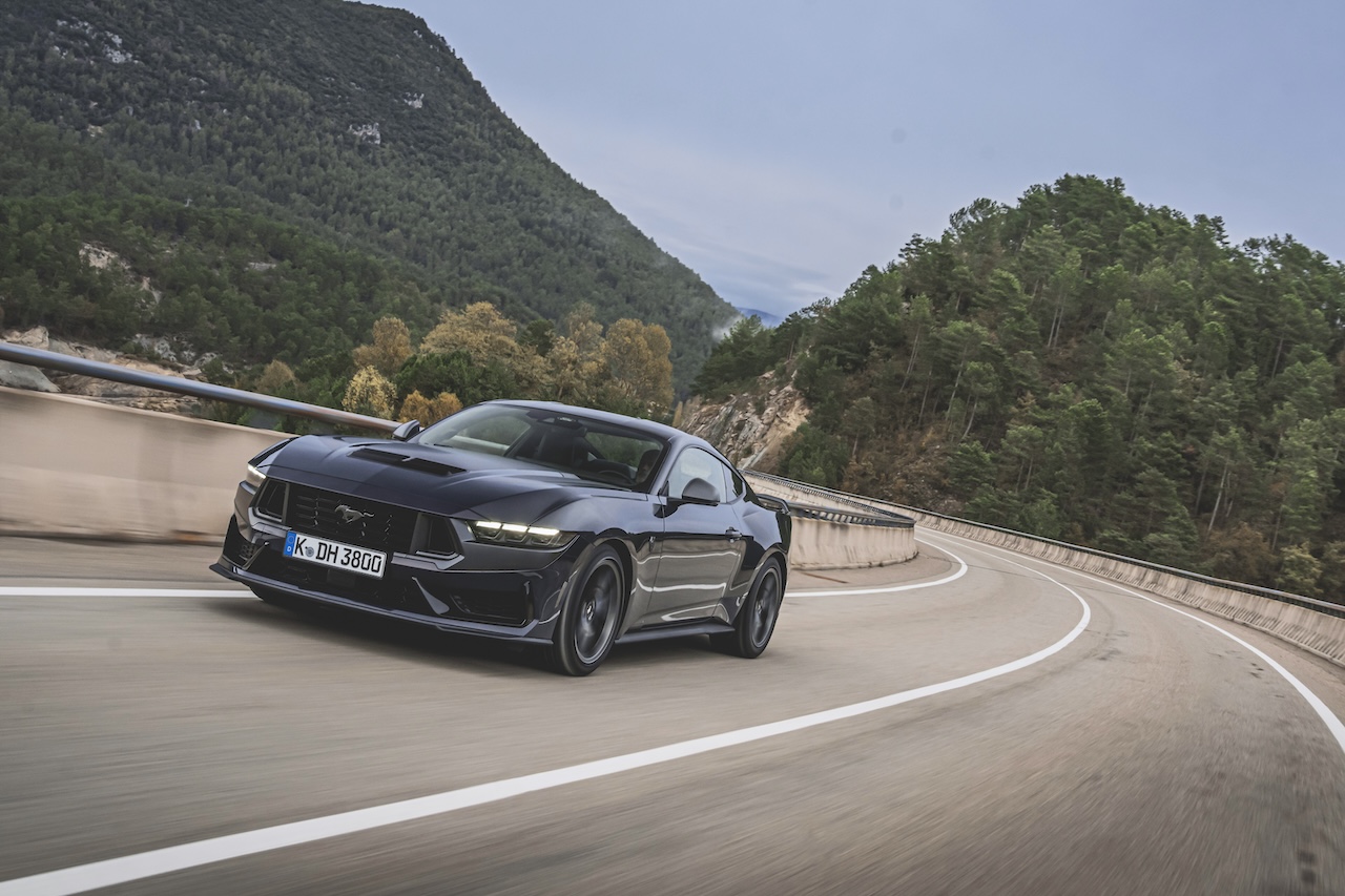 Ford Mustang: Ny V8-sportsvogn føles himmelsk gammeldags | bilmagasinet.dk