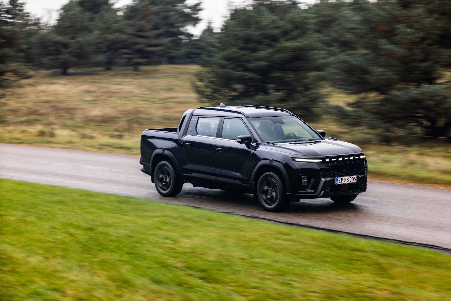 KGM Musso EV test: Bilen til bonderøven med børn | bilmagasinet.dk