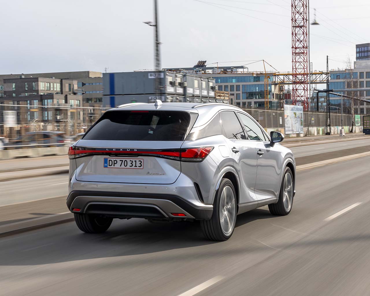 Lexus RZ 300e: Test, rækkevidde & pris | bilmagasinet.dk