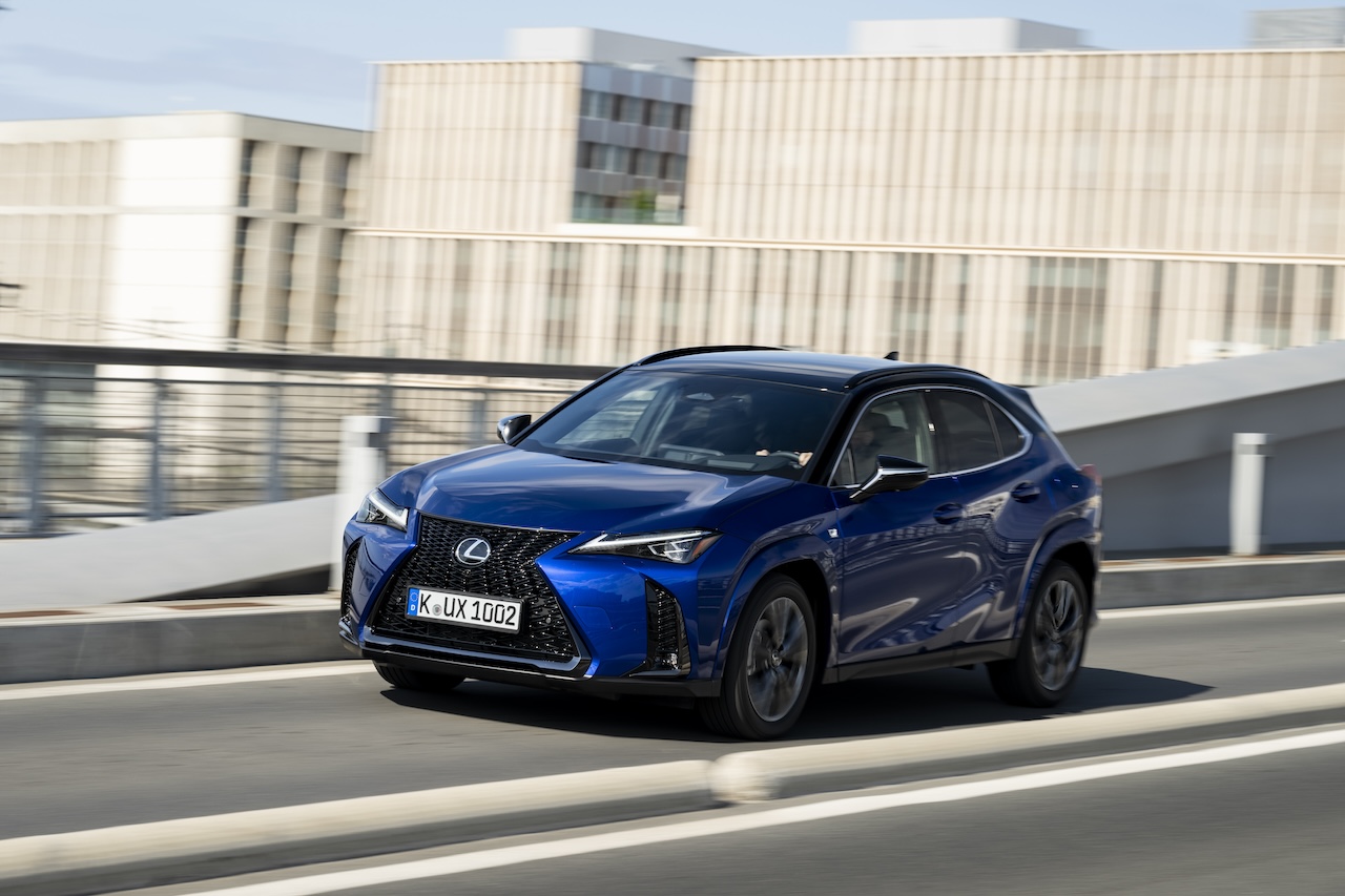 Lexus UX 300h | Se test, priser og billeder her | bilmagasinet.dk