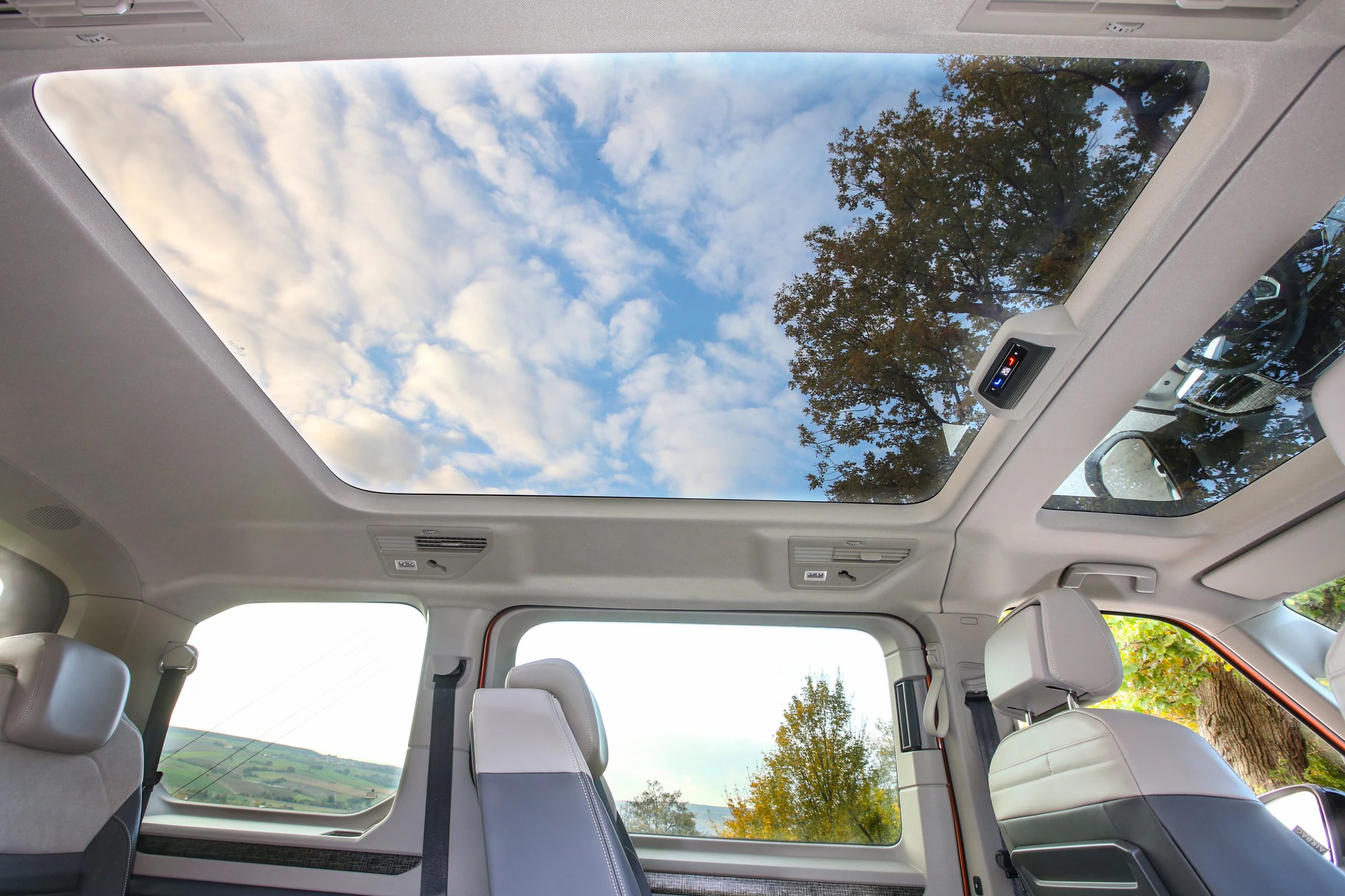 VW Multivan T7 – Test, anmeldelse og priser (2025) | bilmagasinet.dk