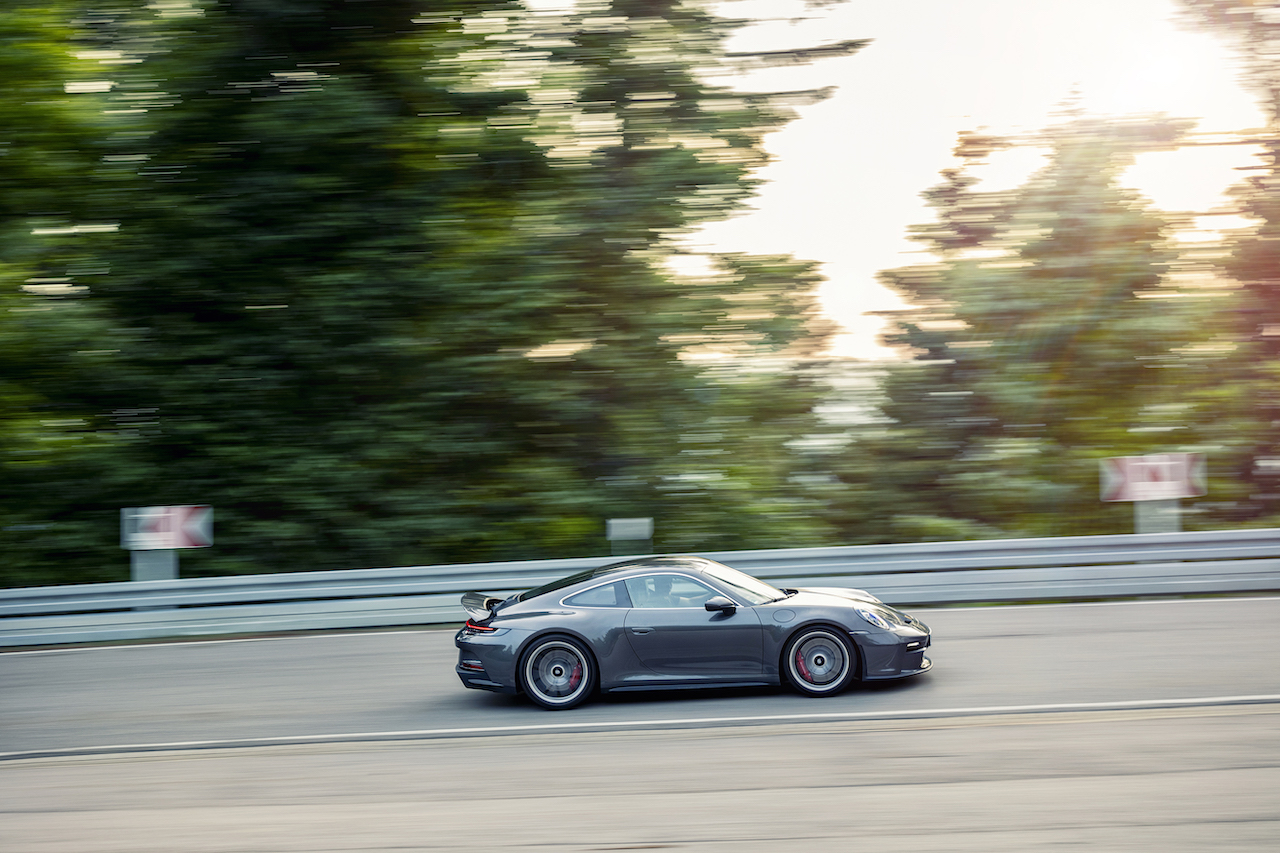 Test, billeder & anmeldelse: Porsche 911 GT3 (2025) | bilmagasinet.dk
