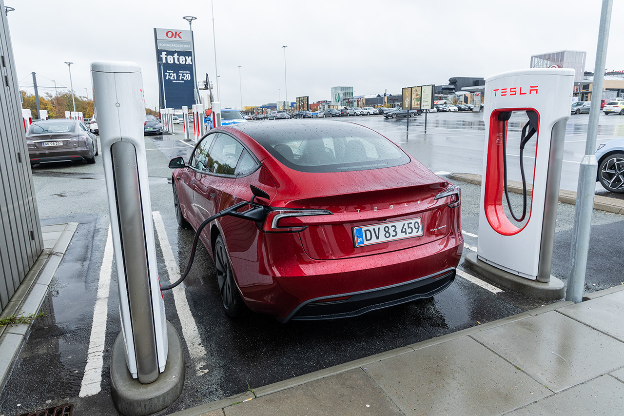 Ny Tesla Model 3 | Priser, rækkevidde og mere | bilmagasinet.dk