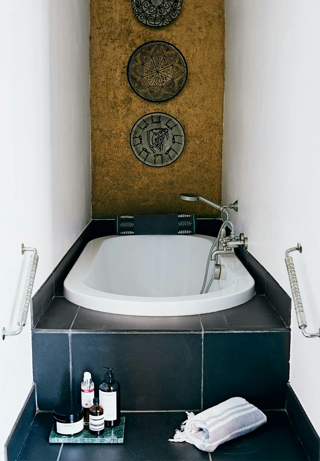 Naja Munthe inviterer indenfor i sit hjem og have | bobedre.dk