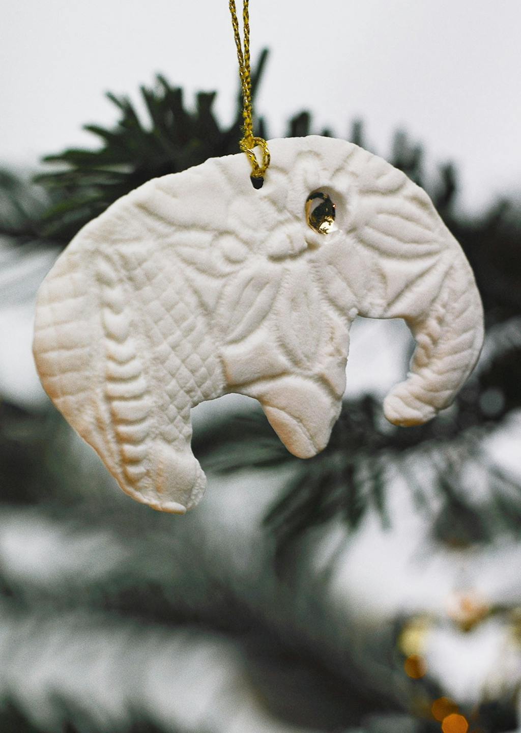 Juletræet med sin pynt | bobedre.dk