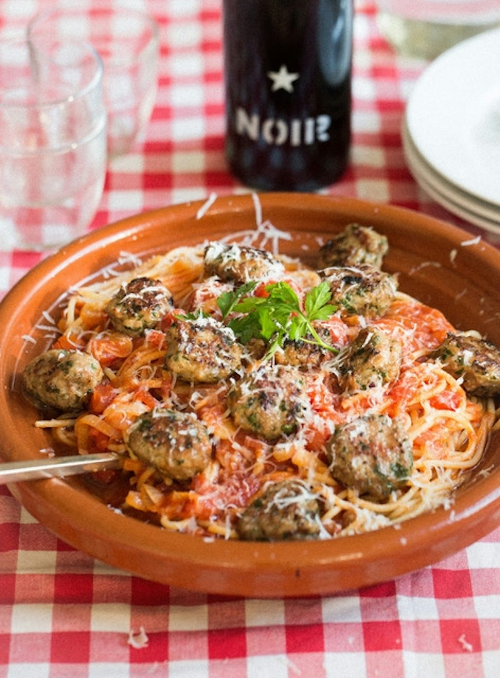 Spaghetti med kødboller - den helt rigtige italienske opskrift | bobedre.dk