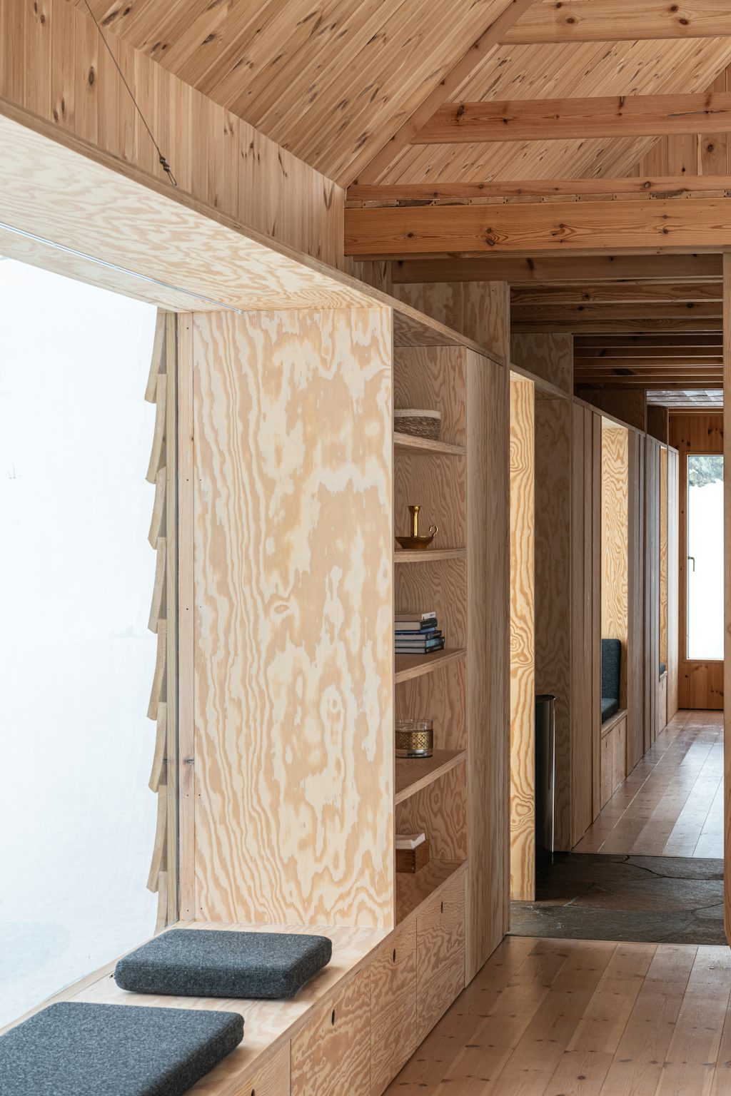 Denne langstrakte hyttas form maksimerer utsikten mot Sirdalsheiene ...