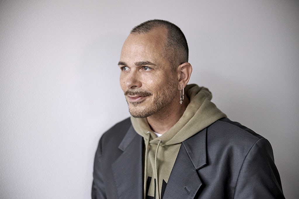 Ifølge Uffe Buchard bør vi omfavne sommerhusets uperfekthed | bobedre.dk