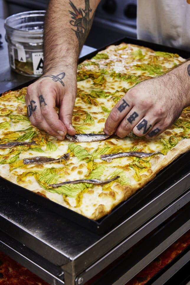 Korrespondent og kogebogsforfatter Eva Ravnbøl deler sine 10 pizzabud ...