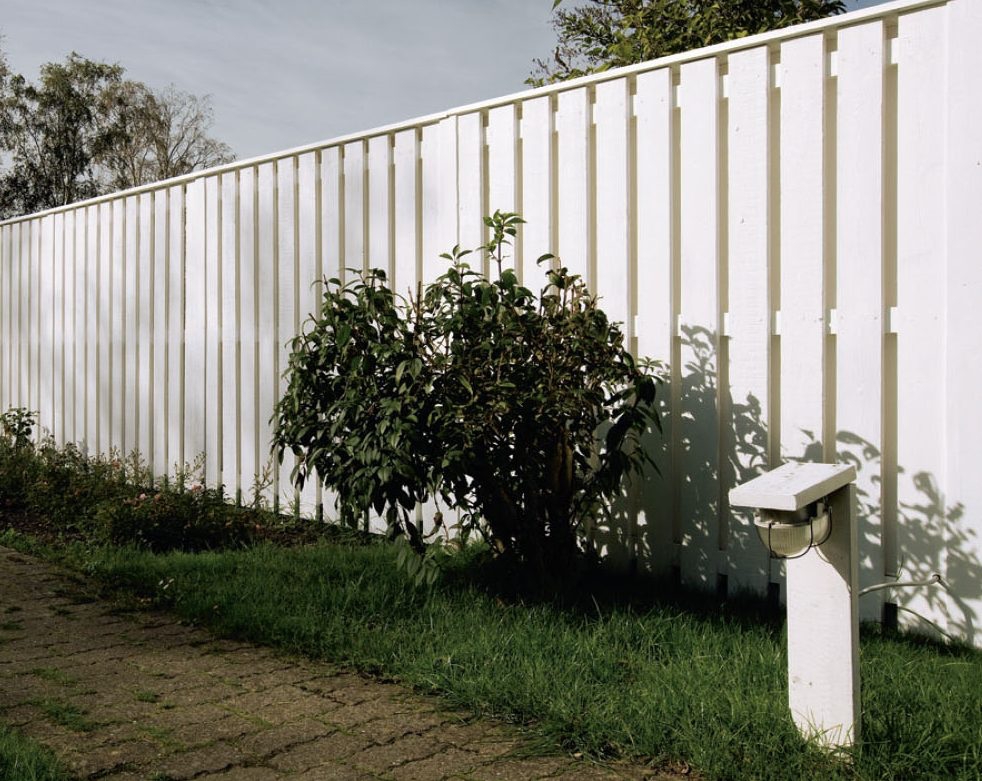 Gjerde - Lag enkelt gjerder, levegger og stakitt | Gjør Det Selv