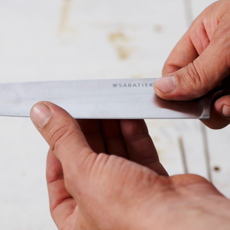 Sådan sliber du selv skarpe knive | goerdetselv.dk