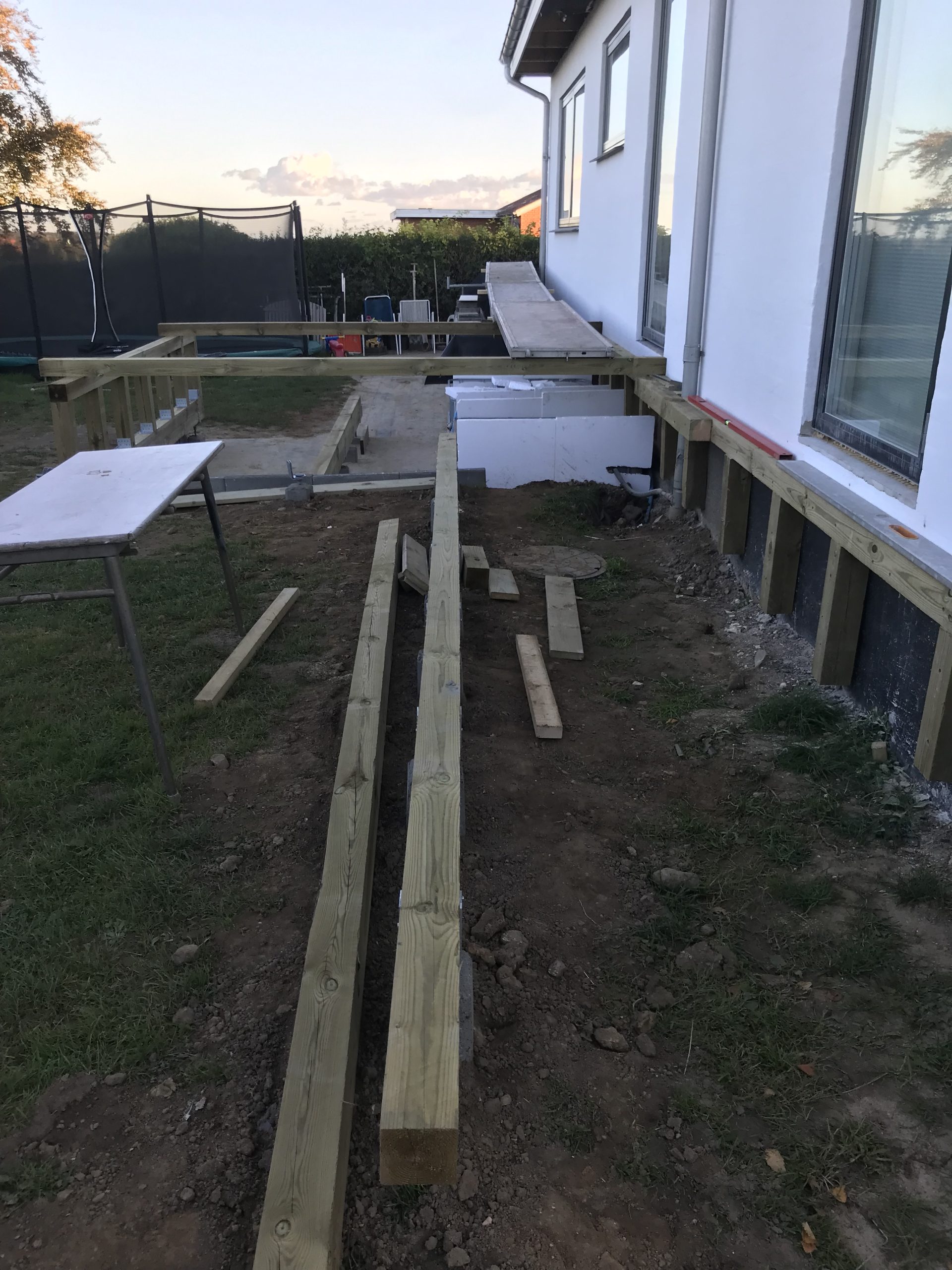 Træterrasser - billeder, ideer og inspiration | goerdetselv.dk