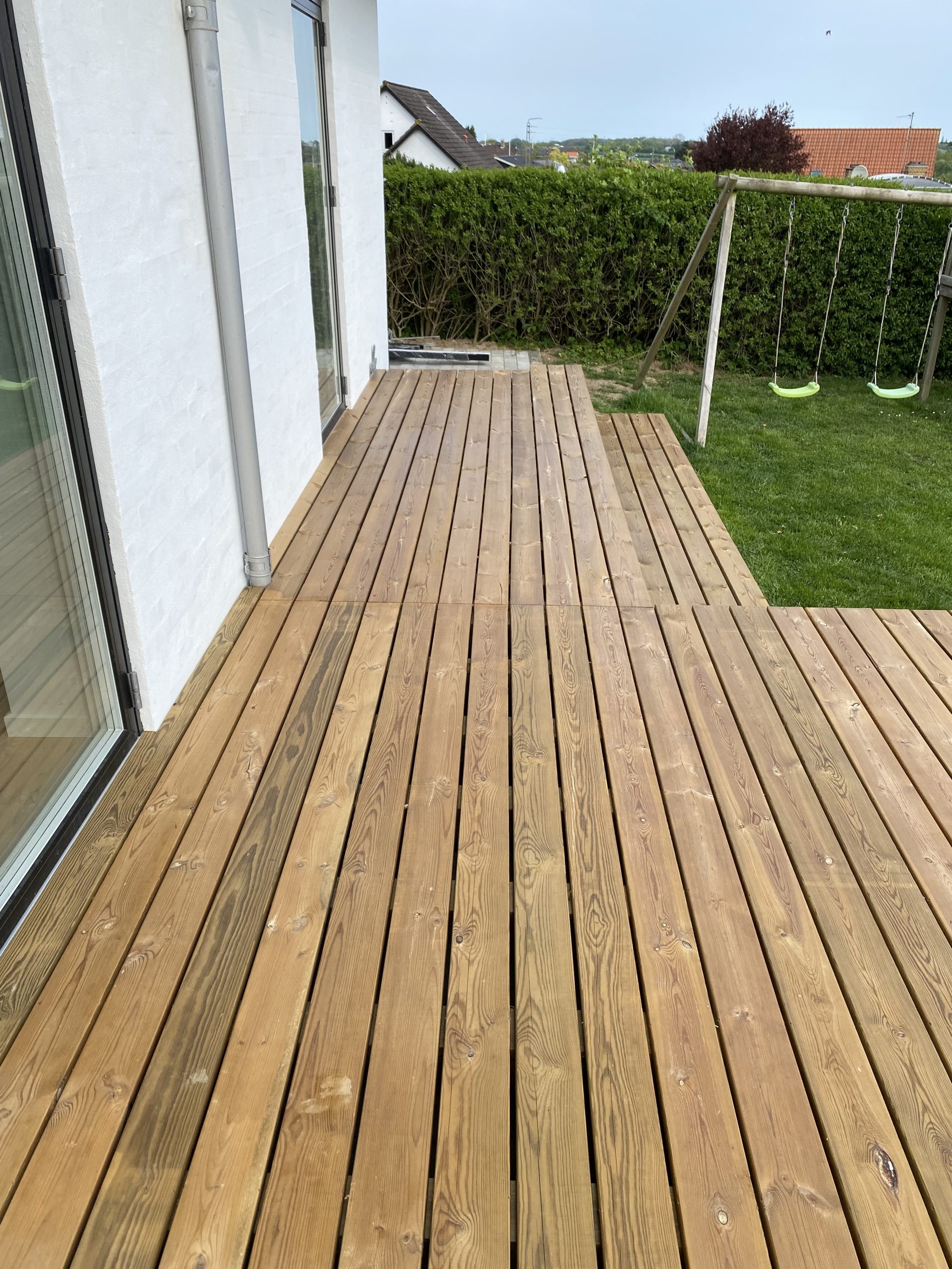 Træterrasser - billeder, ideer og inspiration | goerdetselv.dk