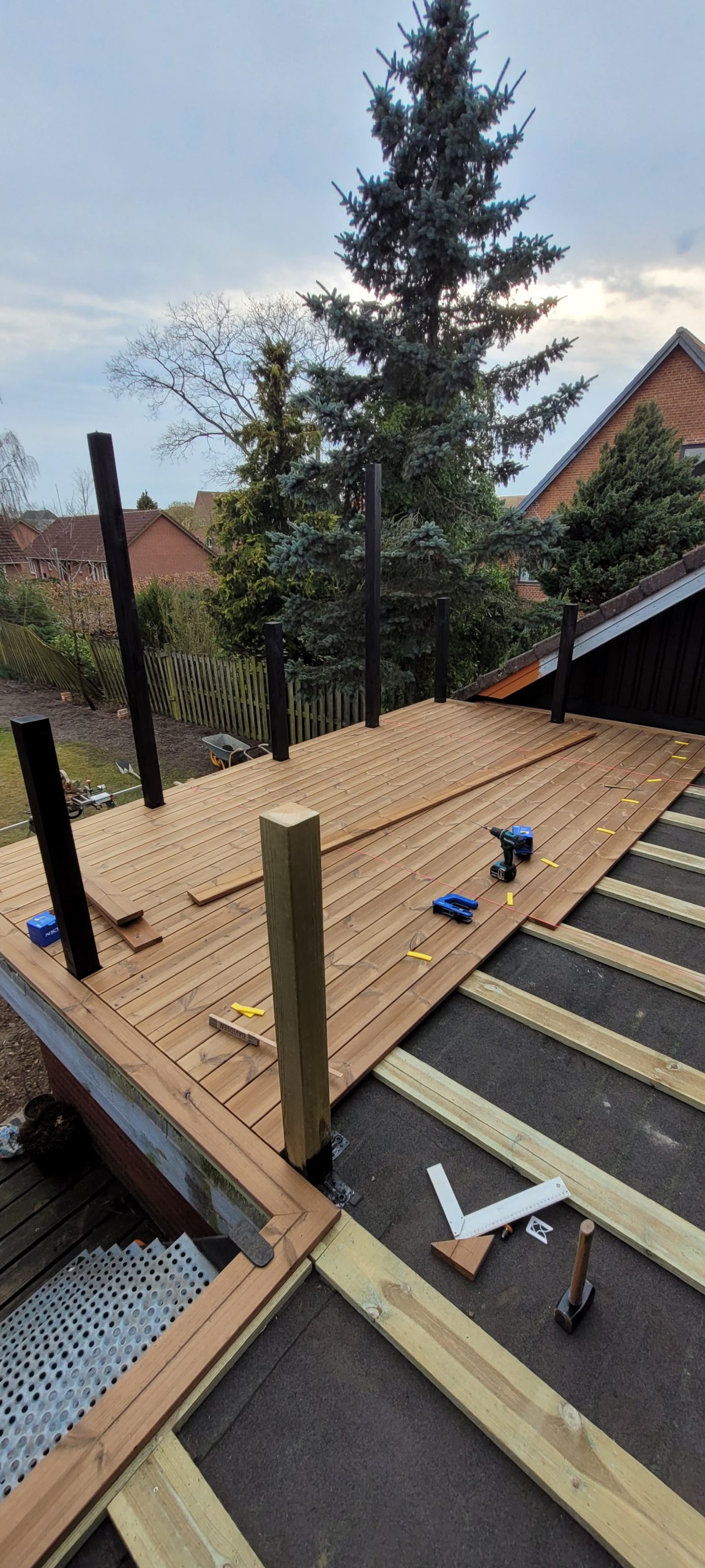 Træterrasser - billeder, ideer og inspiration | goerdetselv.dk