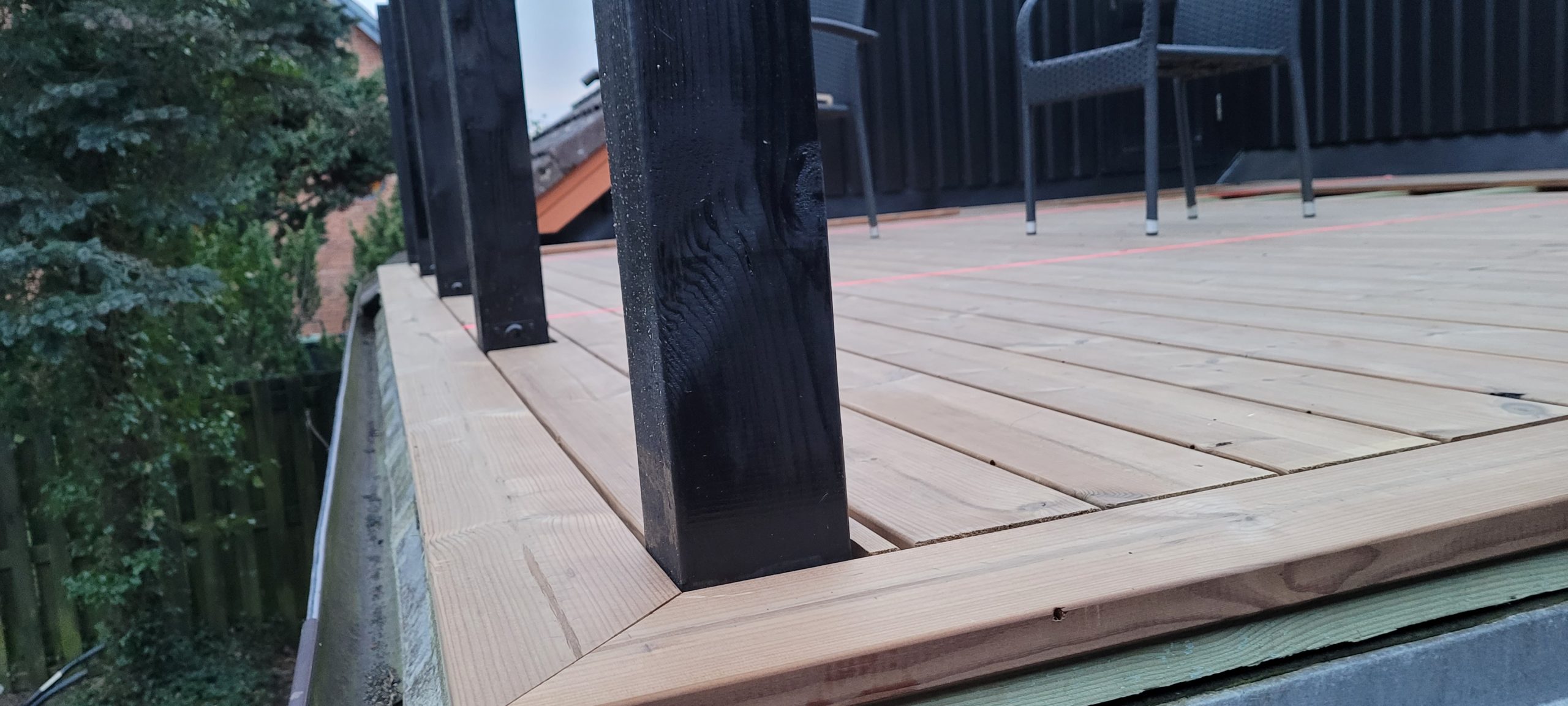 Træterrasser - billeder, ideer og inspiration | goerdetselv.dk