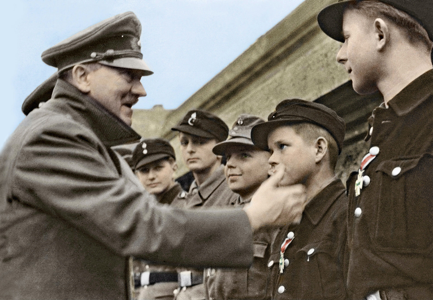 Het geheime wapen van de nazi’s: Zeldzame Enigma-codeermachine geveild ...