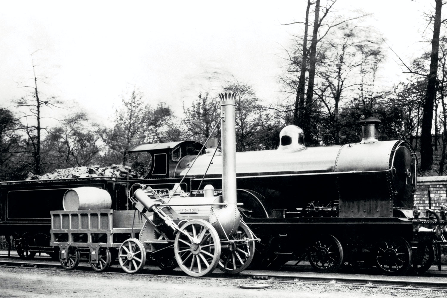 Geschiedenis van de post: van postduiven tot postvliegtuigen ...