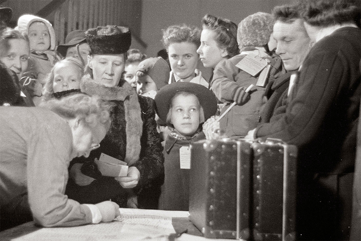 Finska barn skickades till Sverige under kriget | varldenshistoria.se