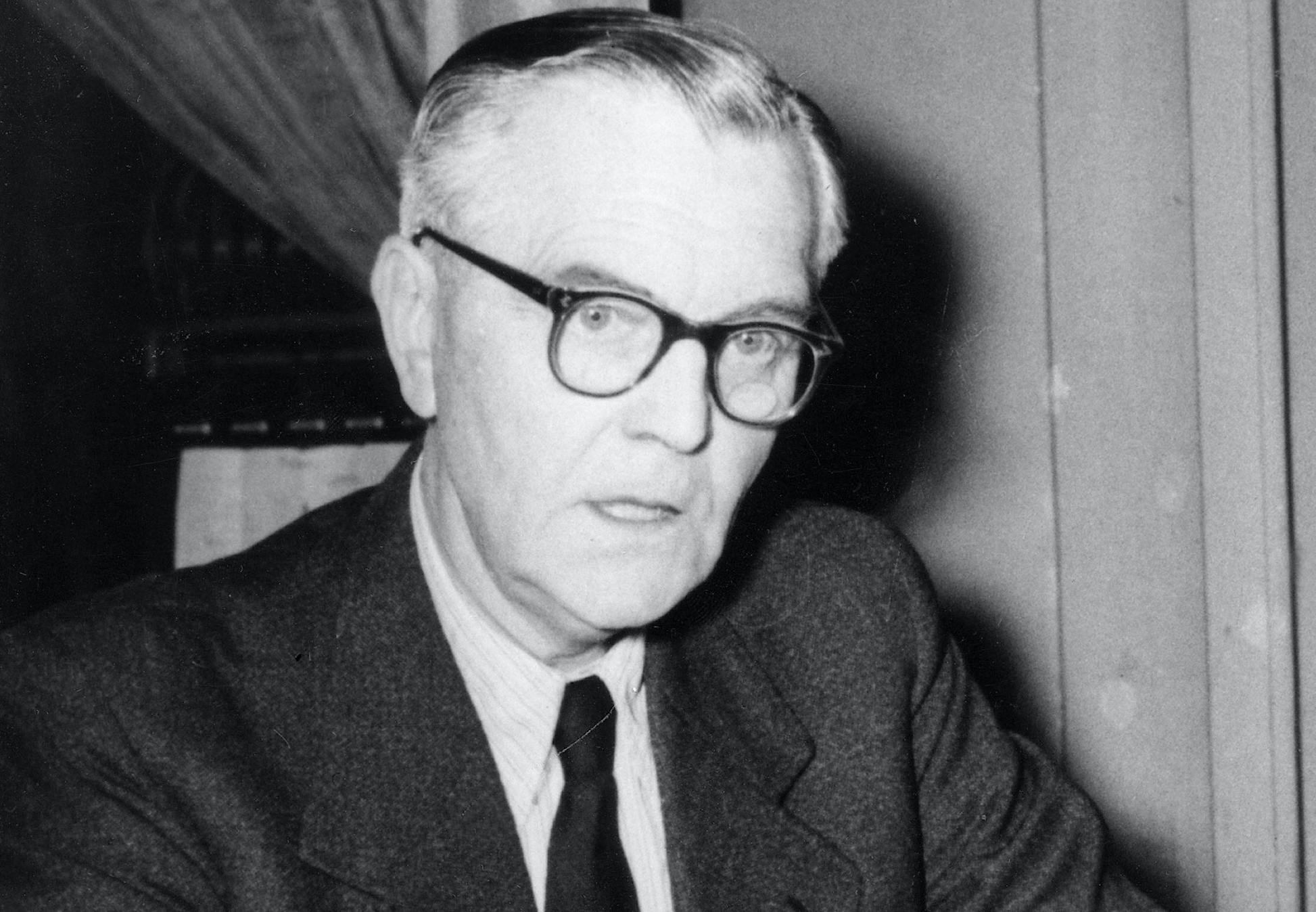 Friedrich Paulus førte den 6. armé i døden ved Stalingrad | Historienet.dk