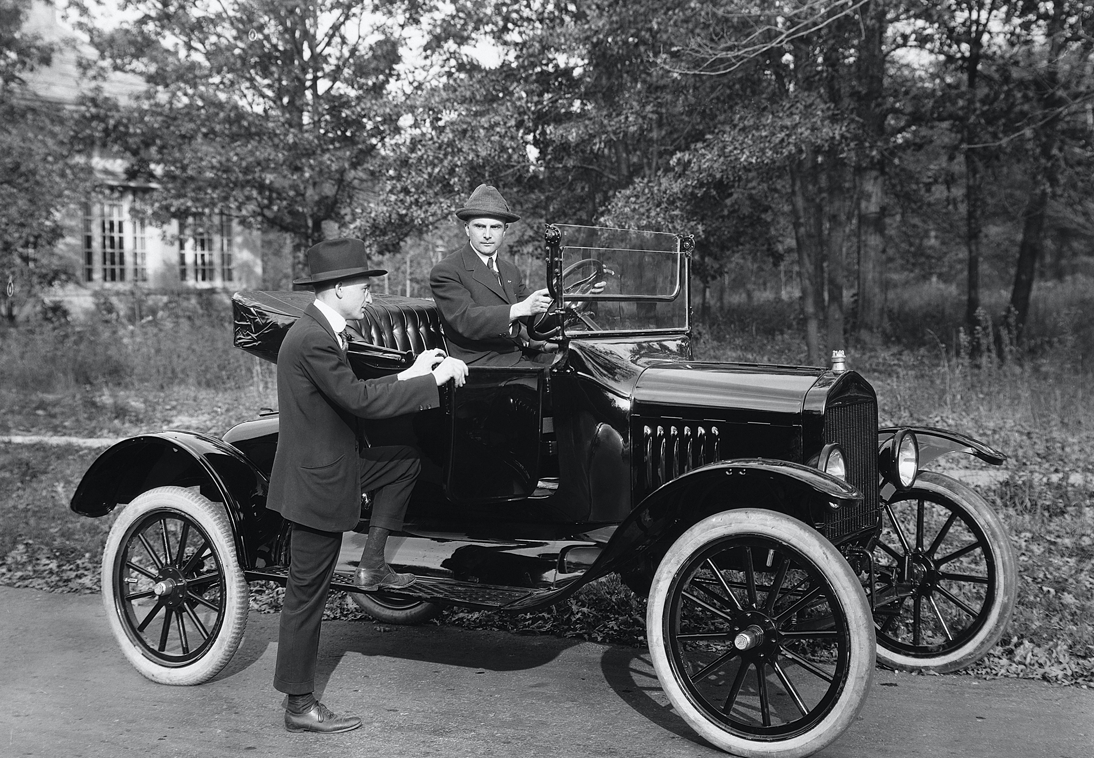 Varför gav man upp elbilen? | varldenshistoria.se