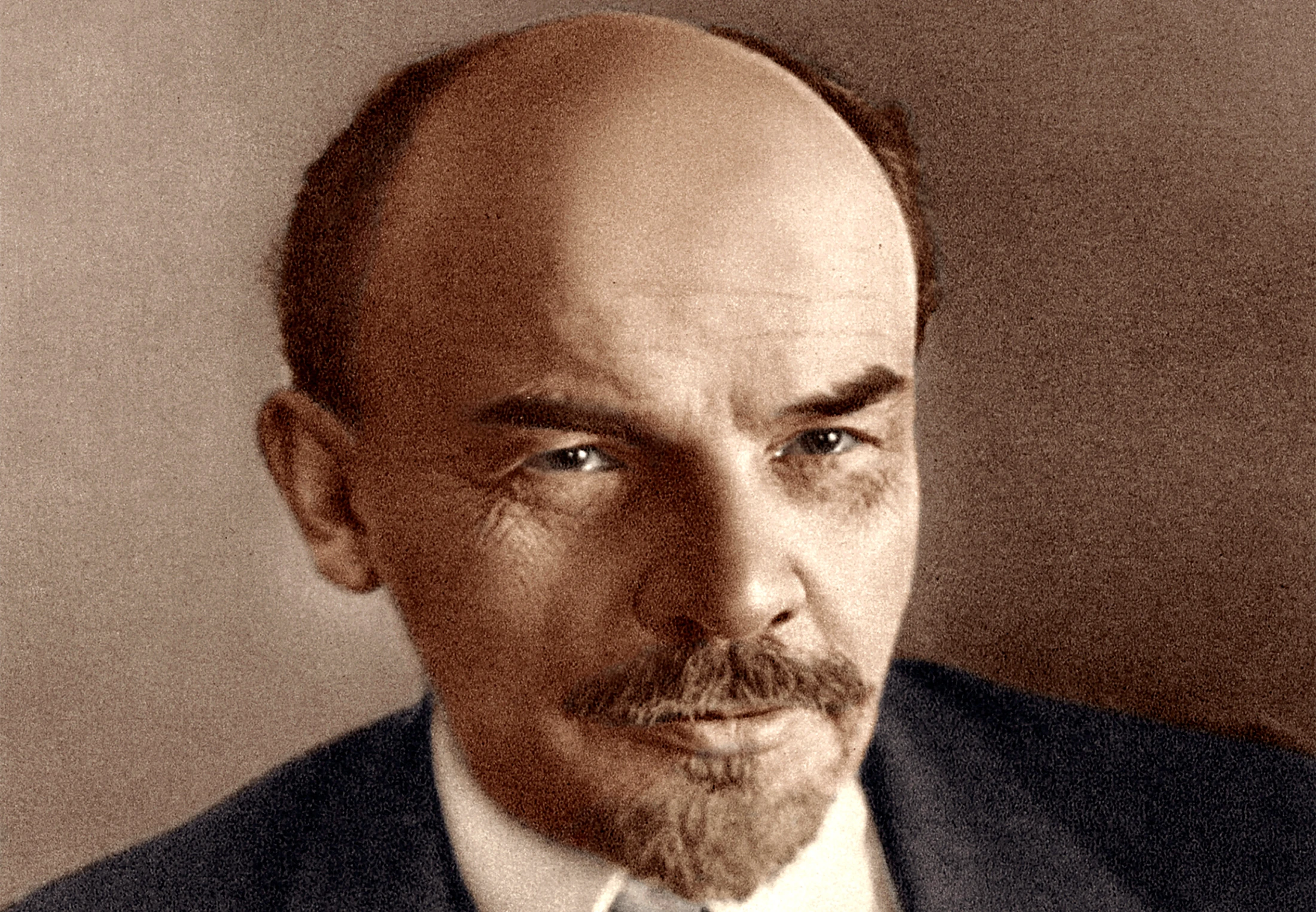 Lenin satsar allt på att erövra makten | varldenshistoria.se