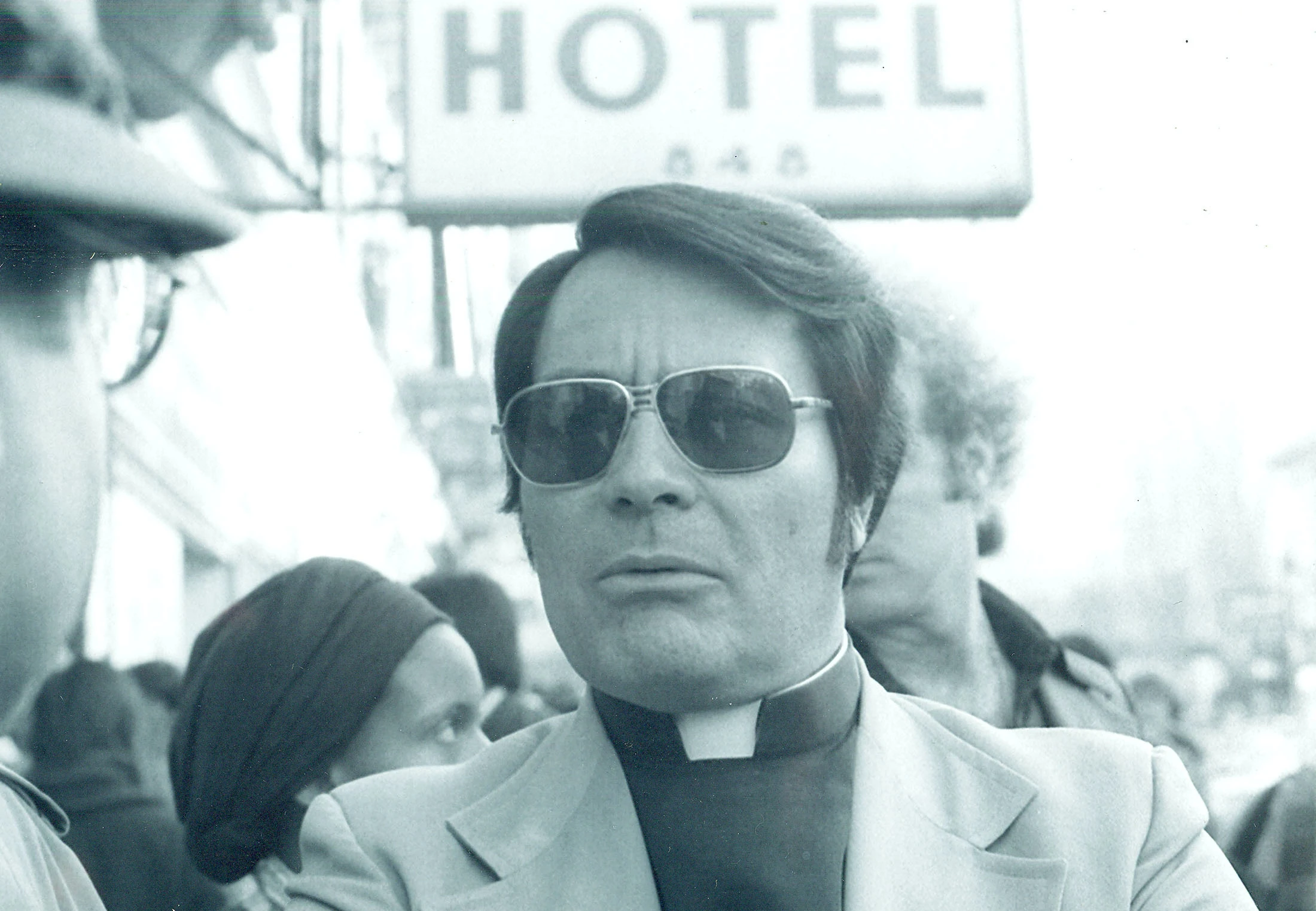 Jim Jones oppfordret tilhengerne sine til selvmord | historienet.no