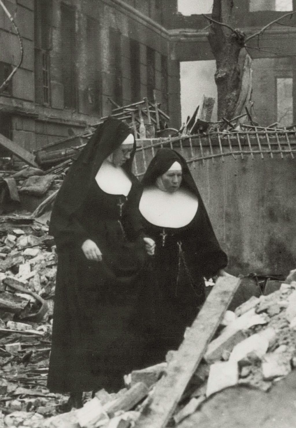 Bombningen af Den Franske Skole | Et helvede på jord | Historienet.dk