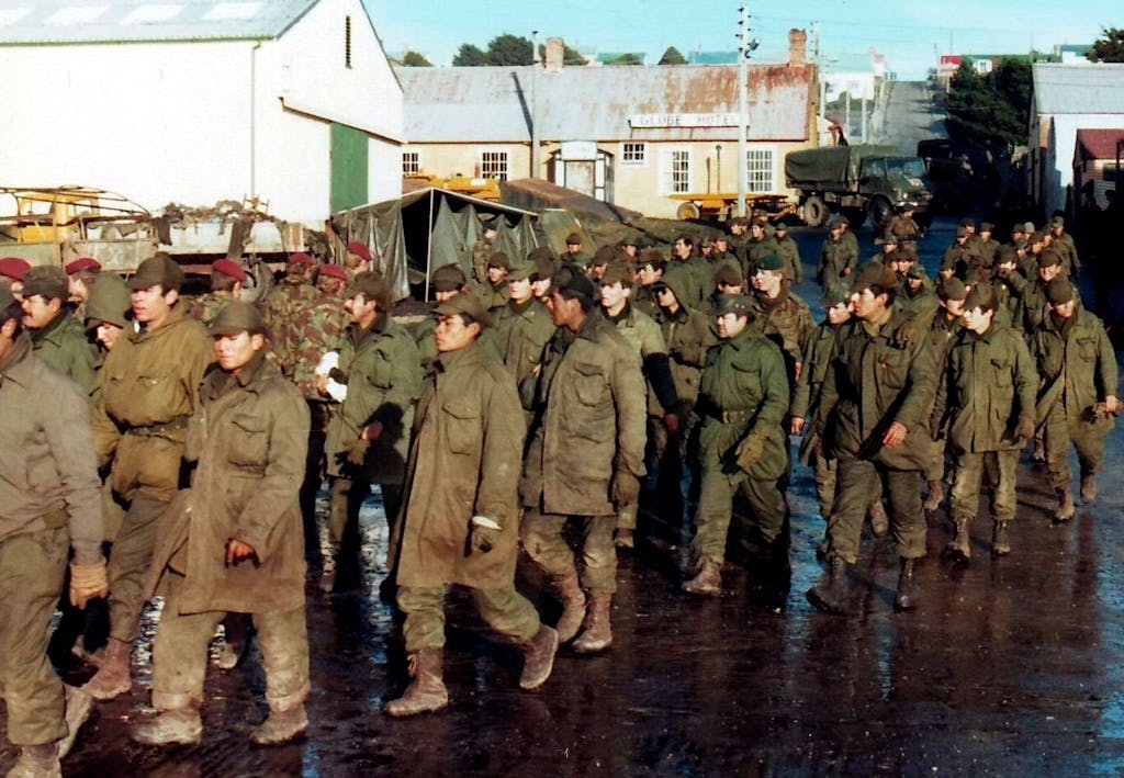 Falklandskrigen i billeder: 74 dages blodige kampe | historienet.dk