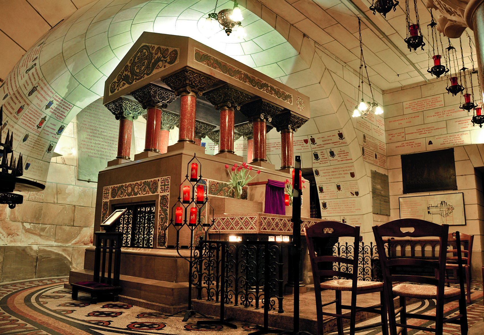 Muslimerna tränger in i frankerriket | varldenshistoria.se