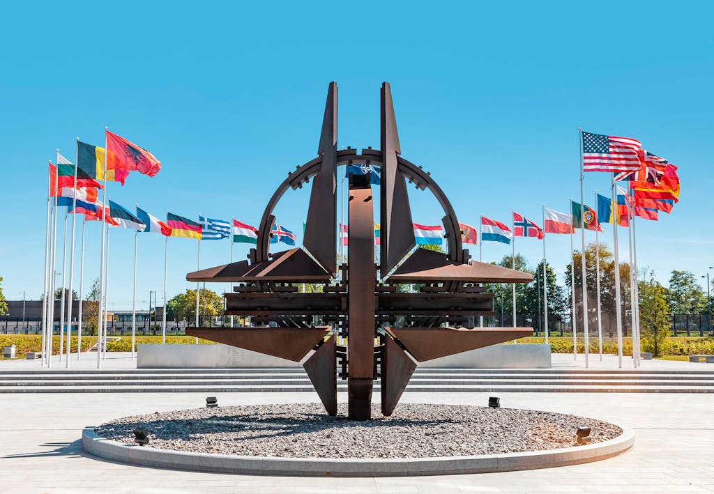 NAVO-tijdlijn – De defensiealliantie van 1949 tot nu | historianet.nl