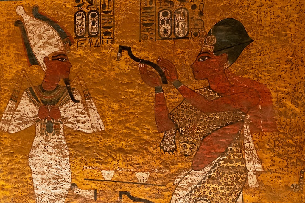 Forsker: Tutankhamons grav skjuler den smukke Nefertiti | Historienet.dk